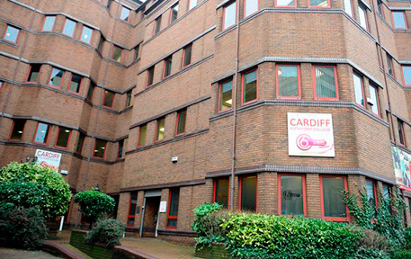 Школа-пансион Cardiff Sixth Form College в Великобритании